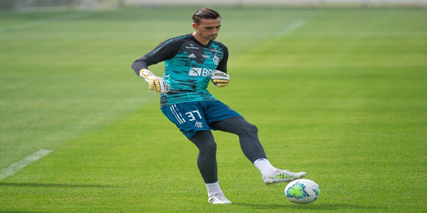 Goleiro Cesar do Flamengo, testa positivo para Covid-19 e fica fora da ...